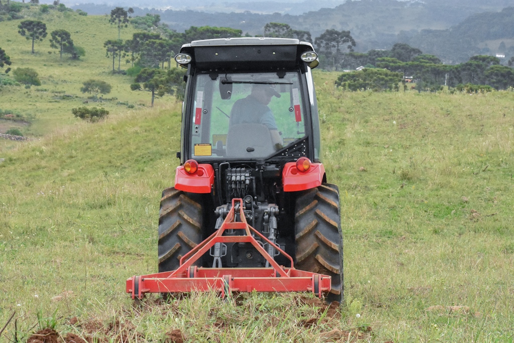 Test Drive Exclusivo com os tratores da Série MF 3400 | Revista Cultivar