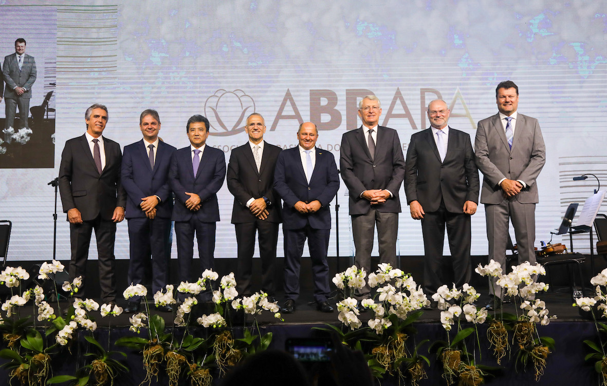 Alexandre Pedro Schenkel toma posse como novo presidente da Abrapa ...